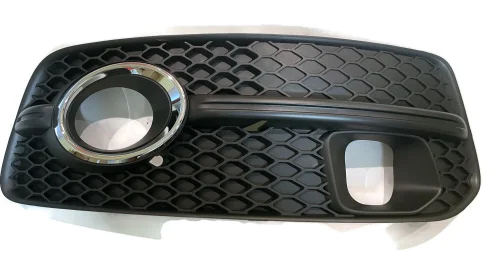 Prawa kratka zderzaka przedniego z otworem na radar Audi Q5 S-line 2009 ...